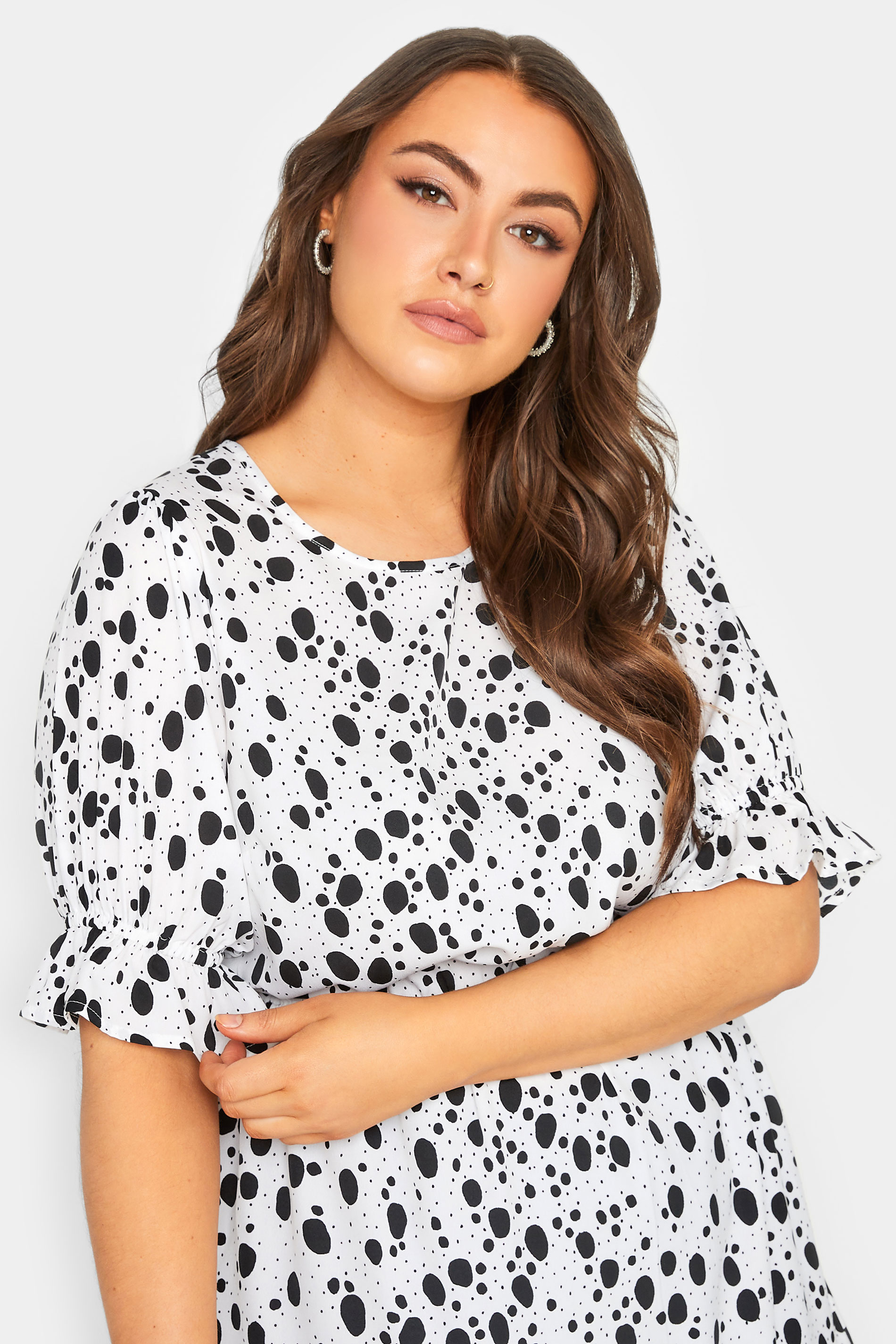 YOURS Plus Size White Polka Dot Print Blouse Yours Clothing YOURS Plus Size White Polka Dot Print Blouse Yours Clothing