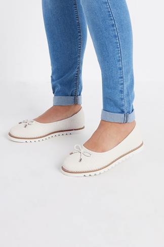 Ballerines blanches tissées (tailles E et EEE) | Yours Clothing